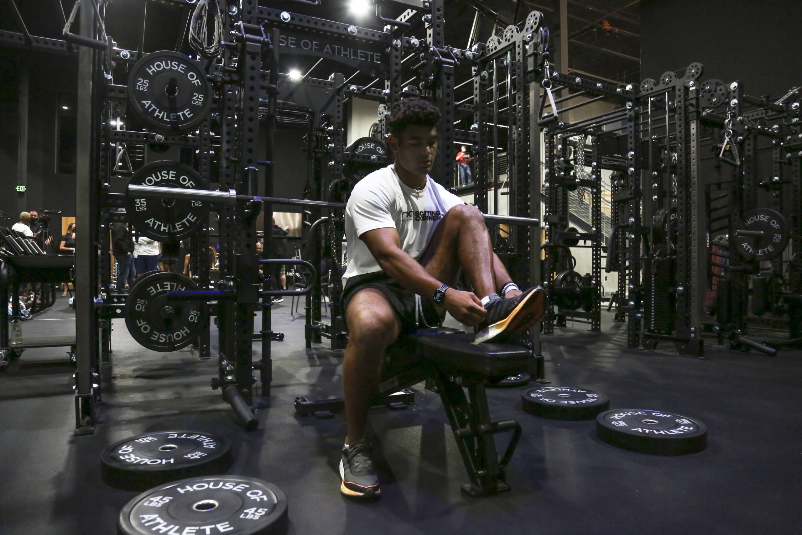 Chazz Surratt Might Be Minnesota's Best Day 2 Pick | Zone Coverage