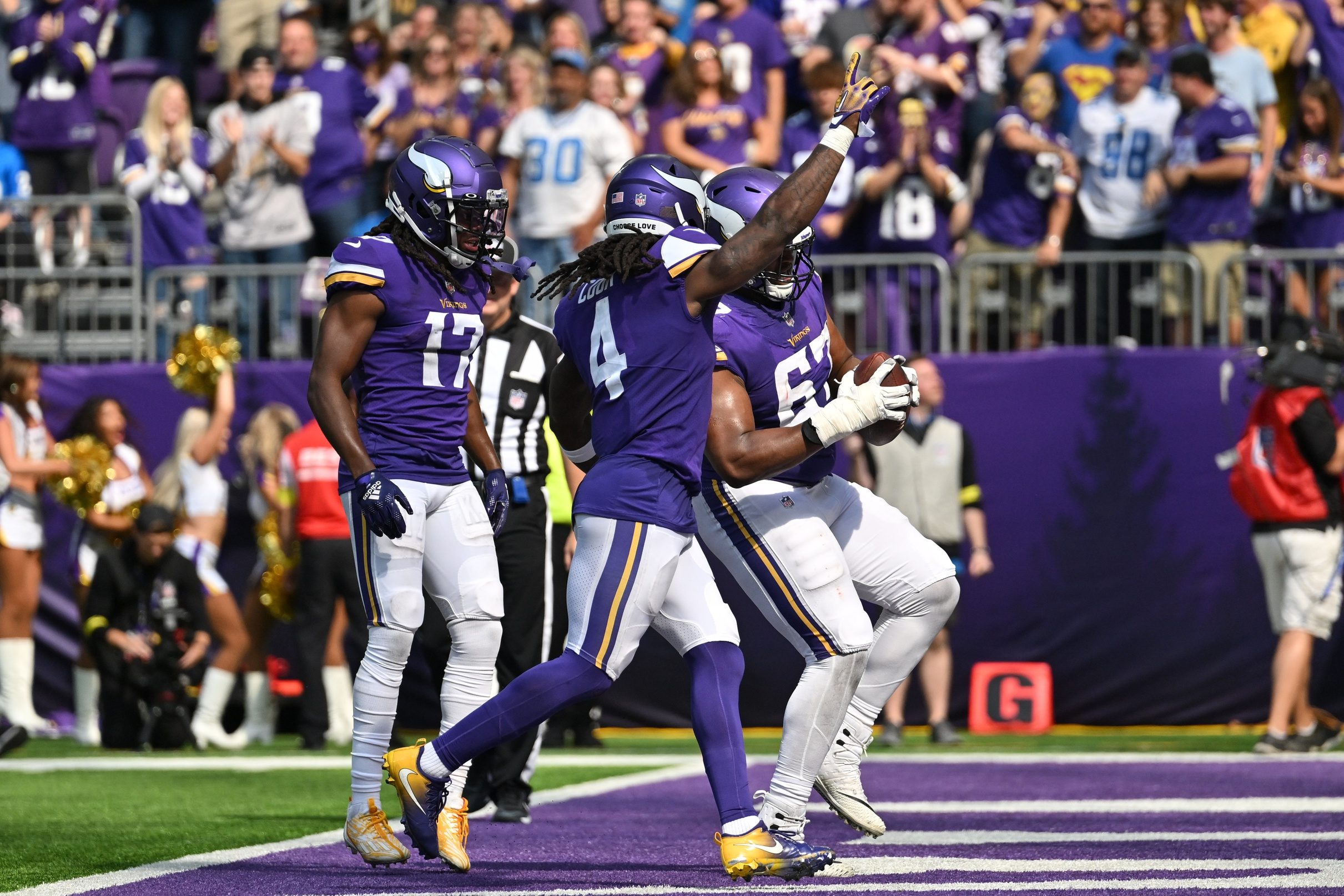 The Vikings Need To Spread the Ball Around More - Zone Coverage