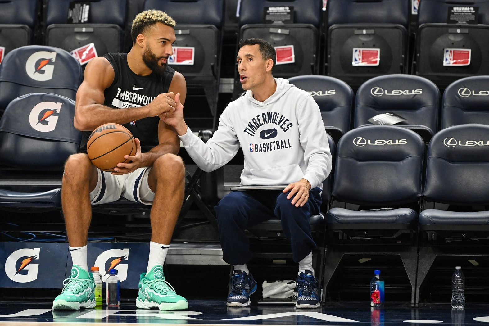 Two Top Analysts Push Back On Wolves Panic - Zone Coverage