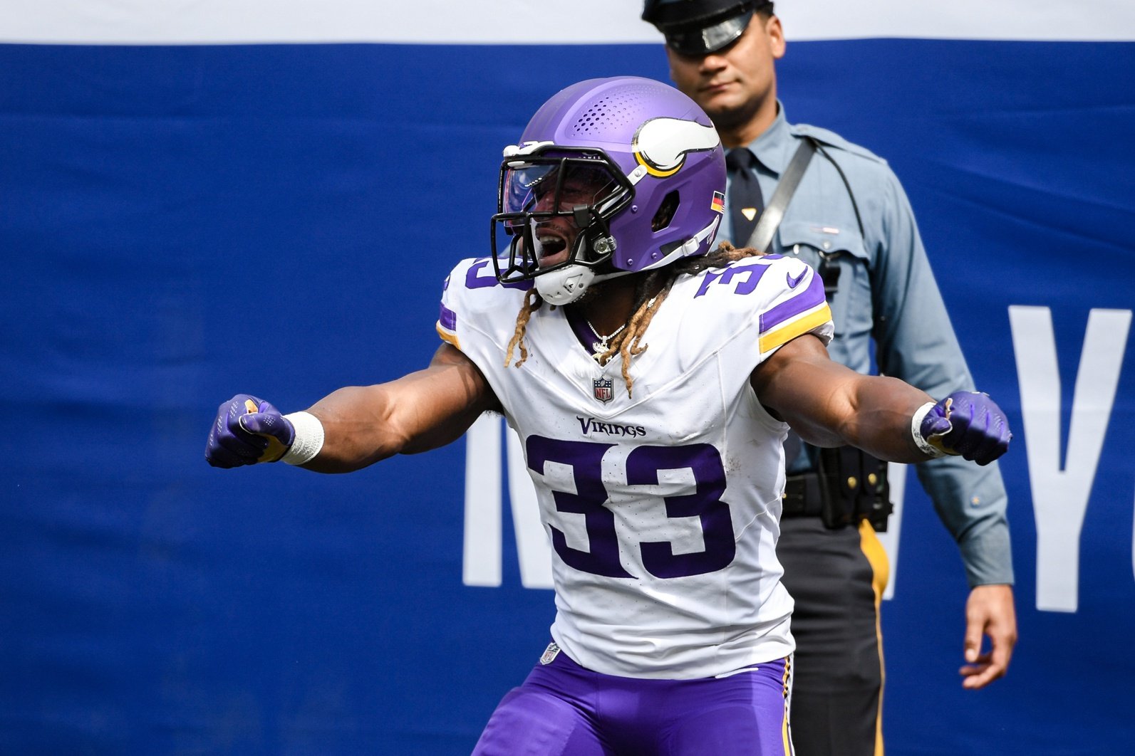 Why Wasn't There More Buzz About the Aaron Jones Signing? - Zone Coverage