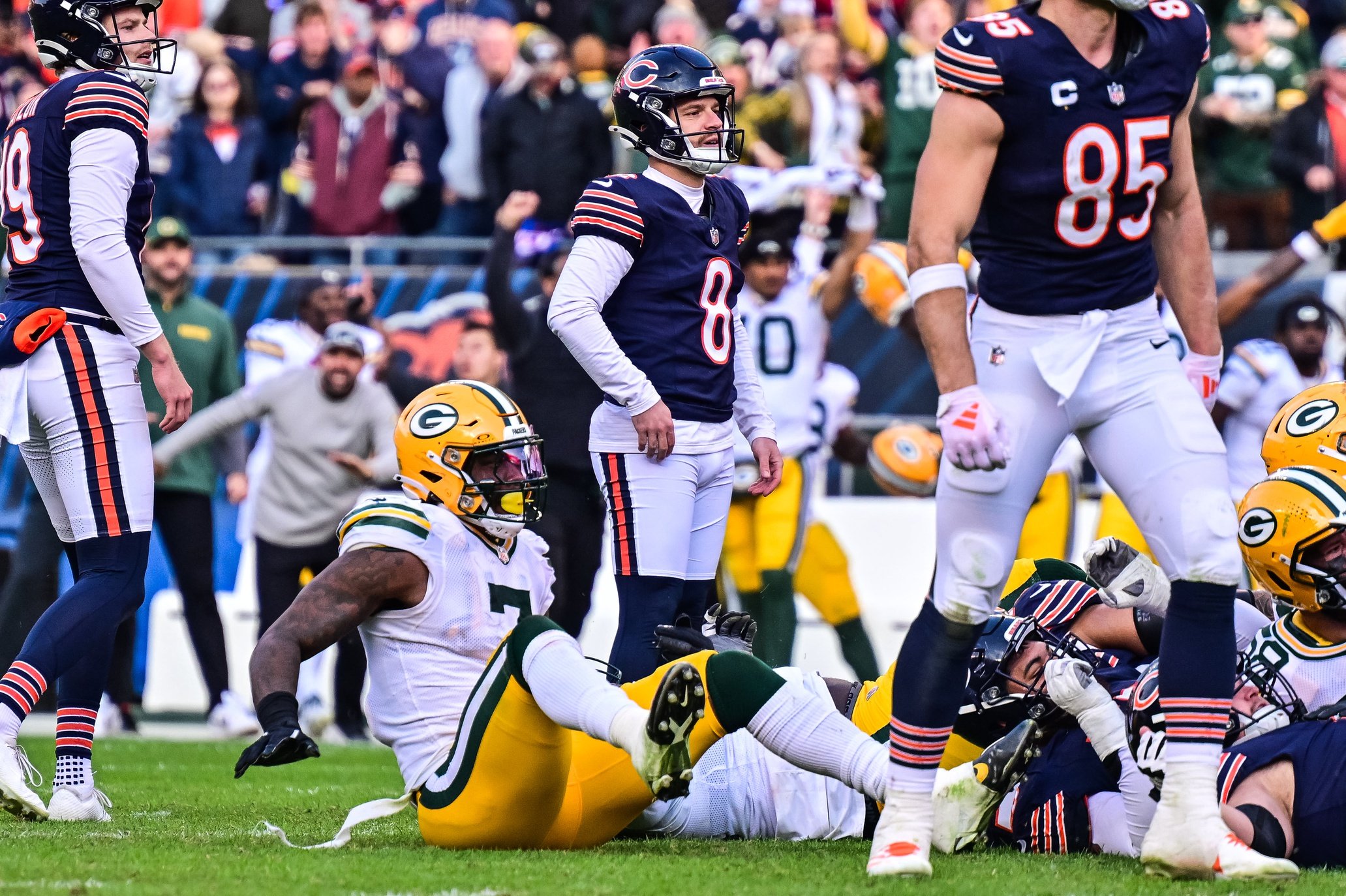Packers Give Bears the Finger - Zone Coverage