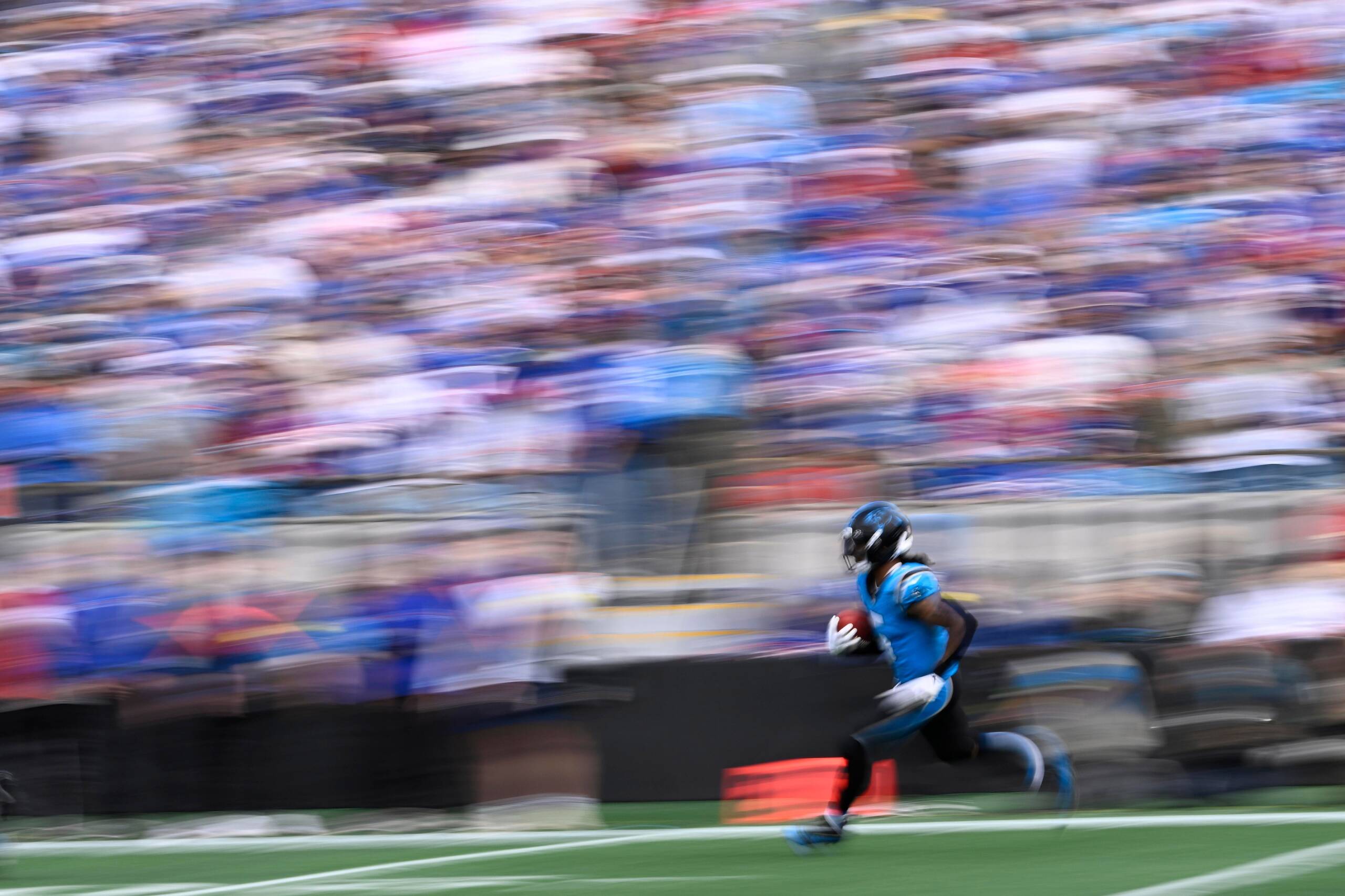 Green Bay’s Run Defense Has A Unique Challenge Against Rico Dowdle ...