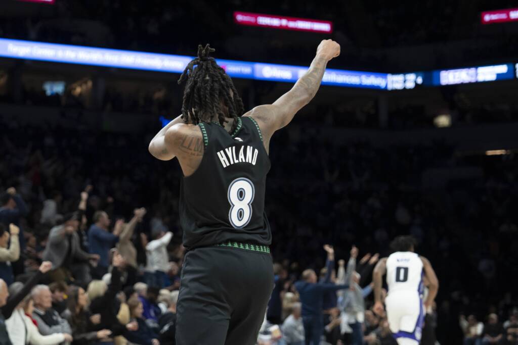 Rob Dillingham Is Finding Some Success As A Defensive Disruptor - Zone ...