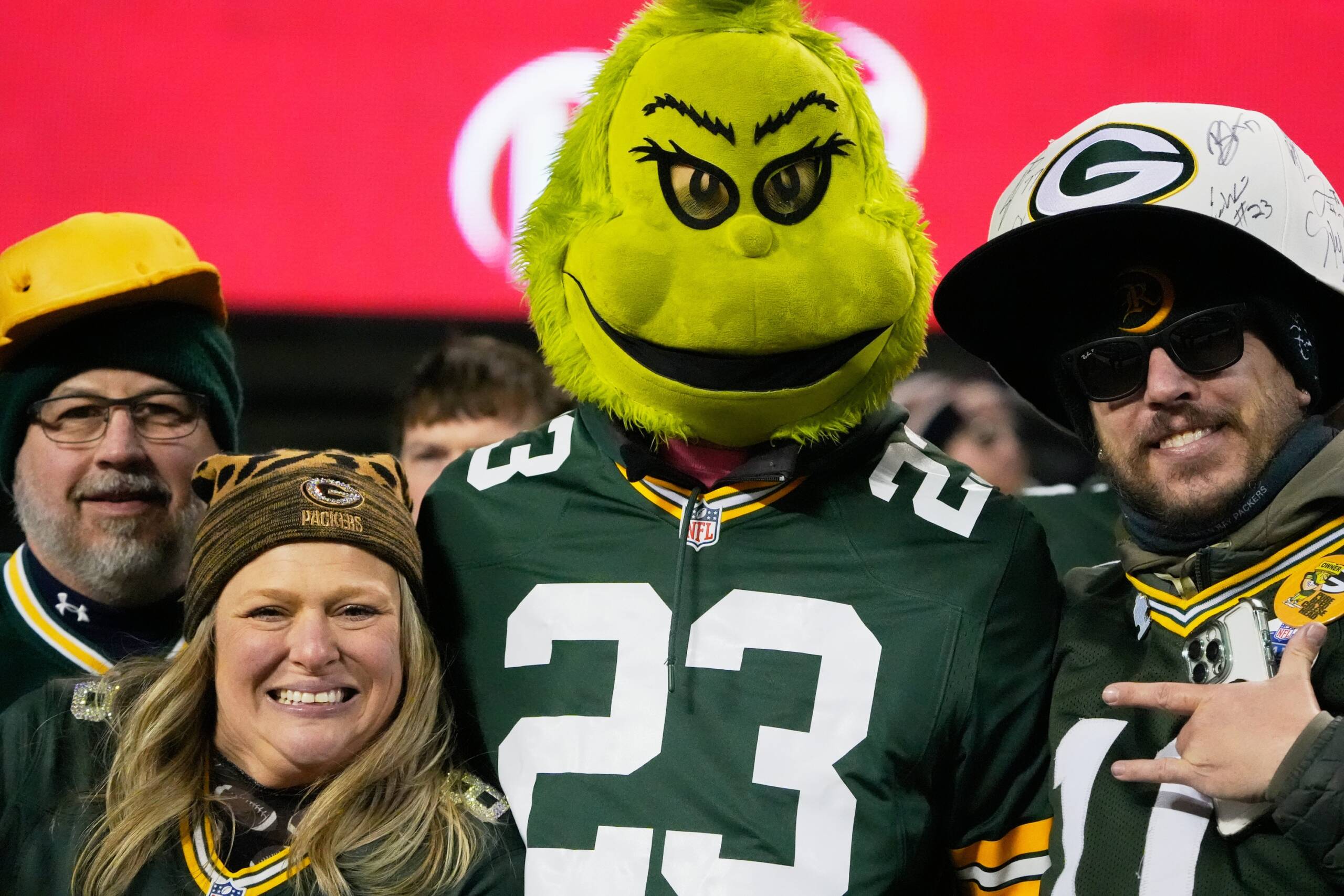 Big Dog Is What The Packers Need For Christmas - Zone Coverage