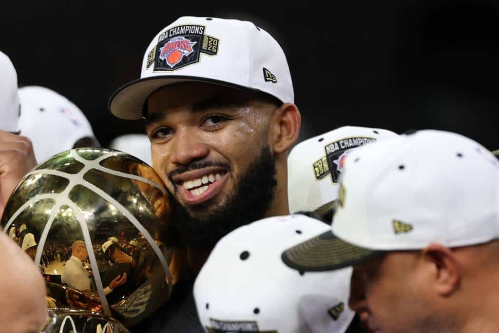 Kawhi Leonard Can Help the Wolves Win Now - Zone Coverage